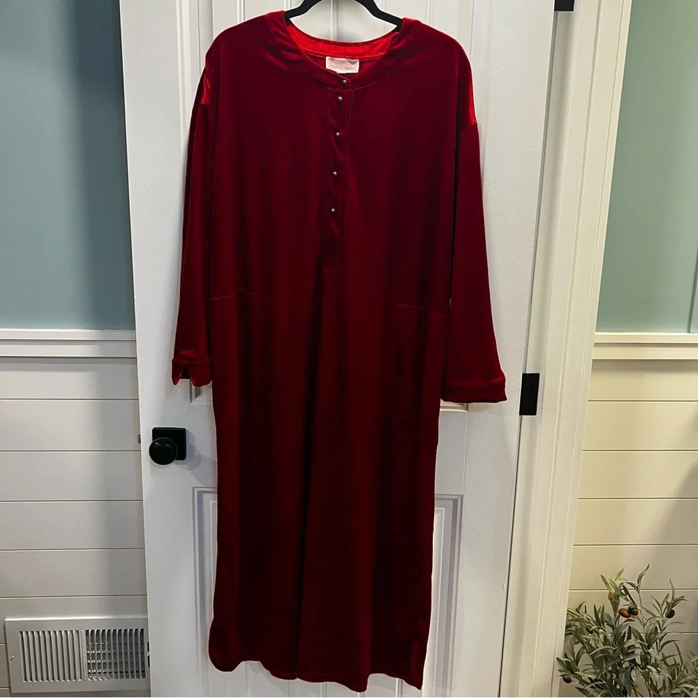 Stan Herman Velour Bright Red 1/4 Buttoned Robe. Size… - Gem